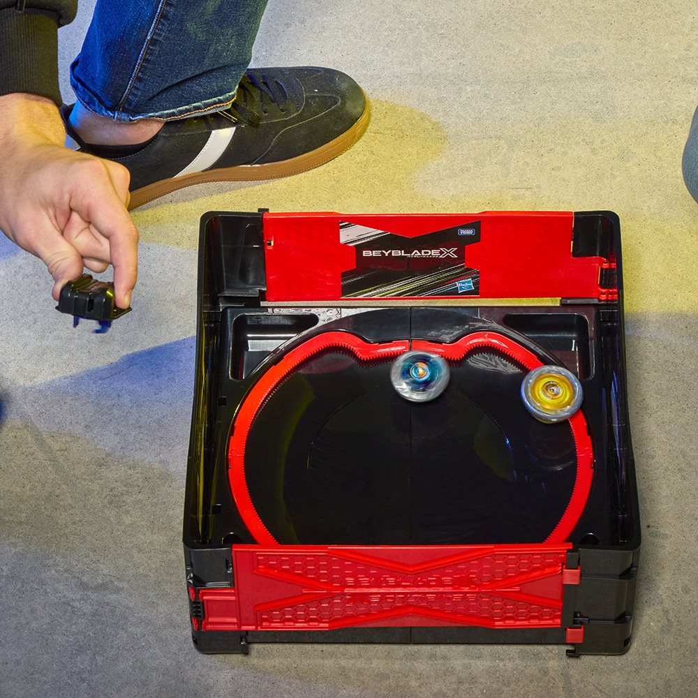 Beyblade Burst BBX Clash & Car - lekextra.se