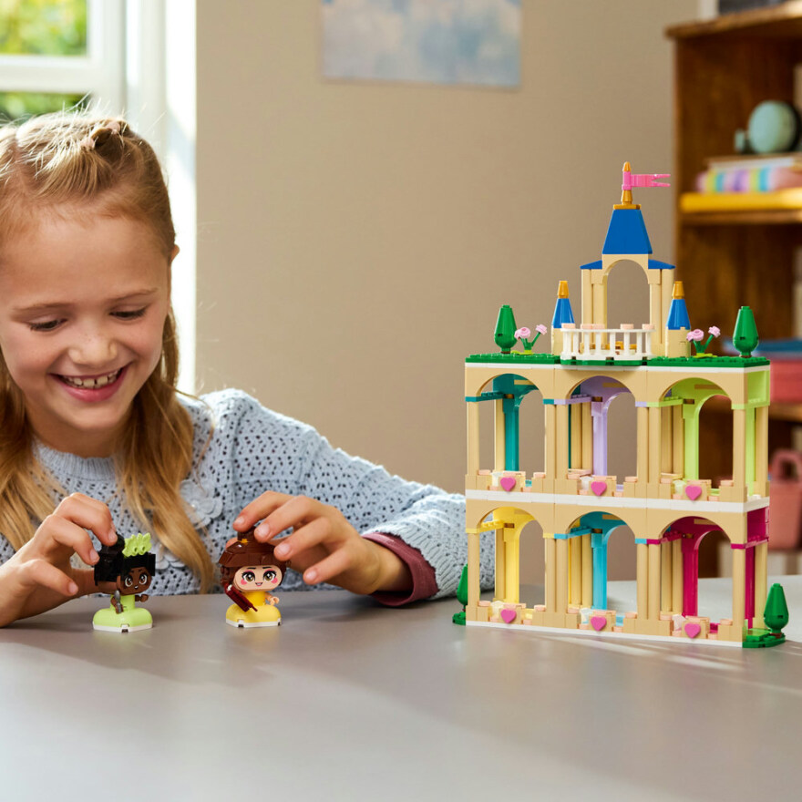 LEGO 43291 Belle och Tiana med slott i miniformat - lekextra.se